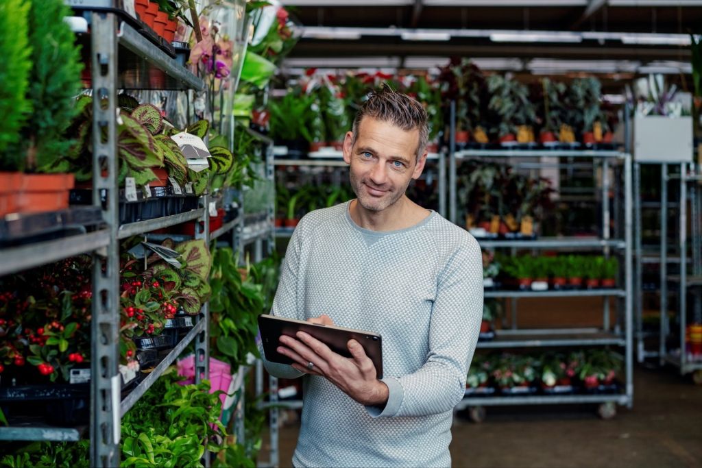 Buying on the auction clock | Buying | Royal FloraHolland
